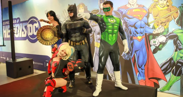 - Cosplays na Exposição Heróis DC