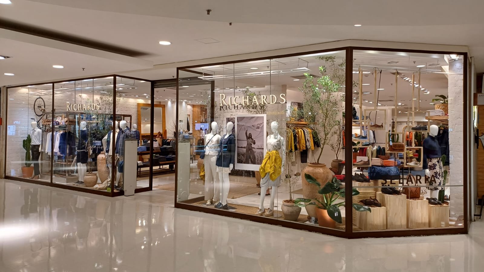 Conheça as Lojas do MorumbiShopping - RICHARDS